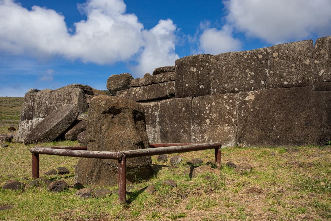 Ahu Vinapu - Walkabout photo guides